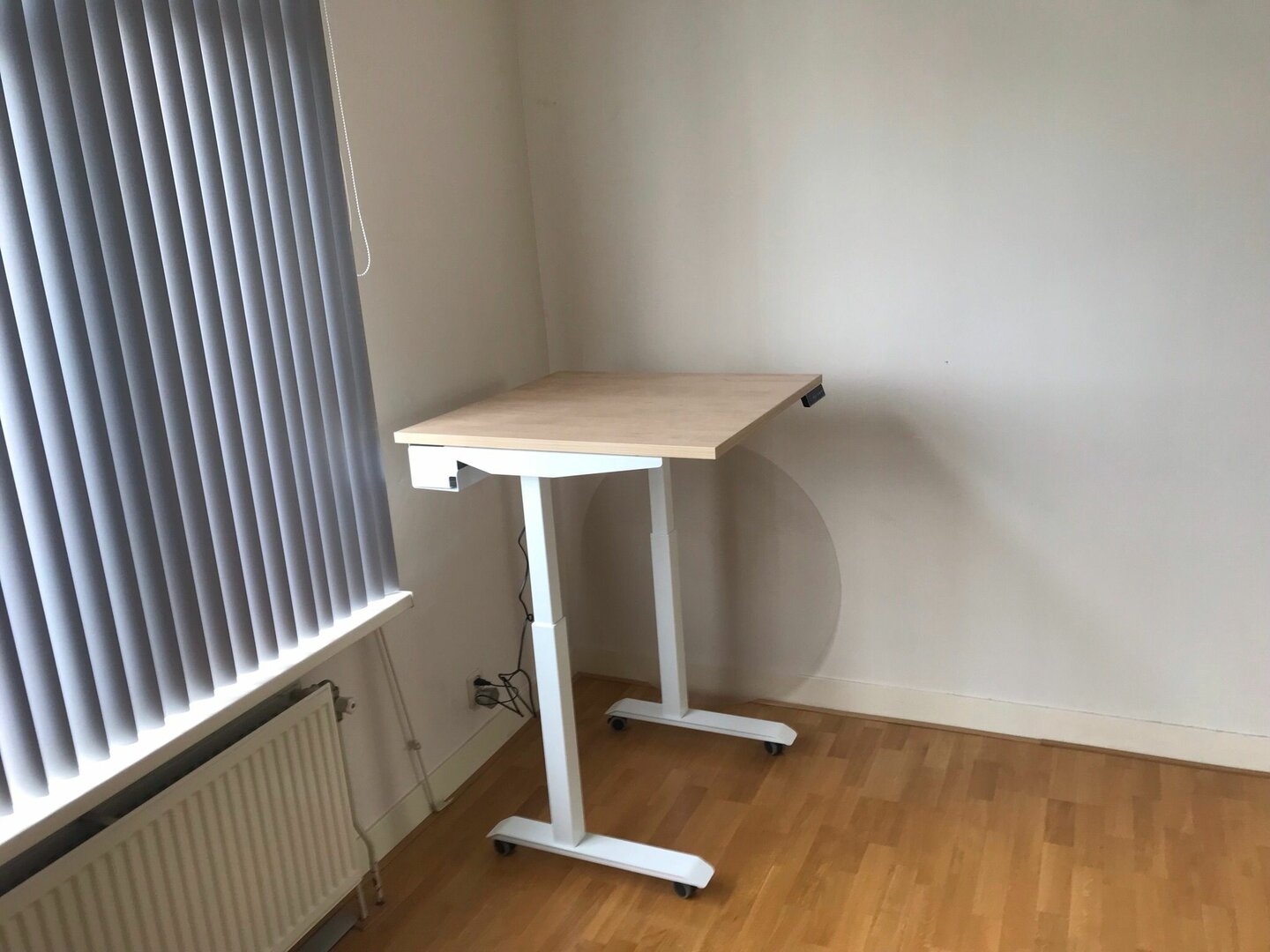 Small StudyDesk sit-stand desk, including worktop from €420