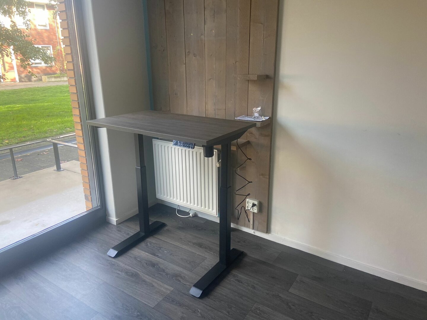 Small StudyDesk sit-stand desk, including worktop from €420