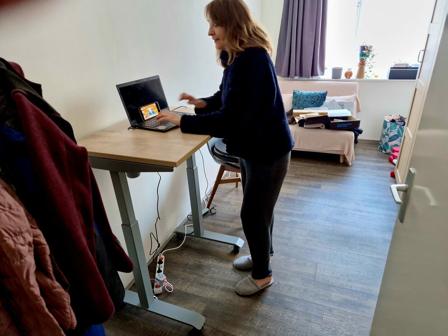 Small StudyDesk sit-stand desk, including worktop from €420