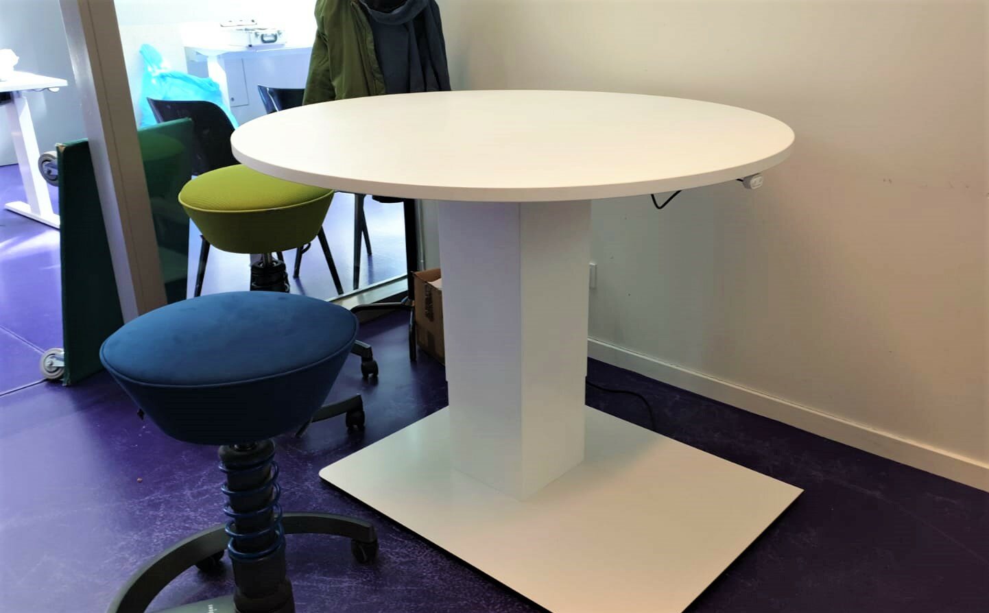 Linak Column table electronic Bary | height-adjustable