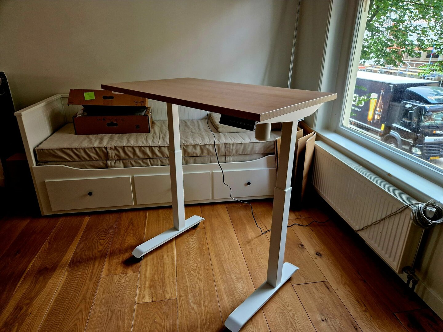 Small StudyDesk sit-stand desk, including worktop from €420